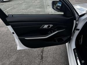 White BMW 320 2020 in Panevezys, with an engine capacity of 2.00 L and mileage of 288 thousand km for 16900 €, photo 13 on AUTOMOTO.COM.LV