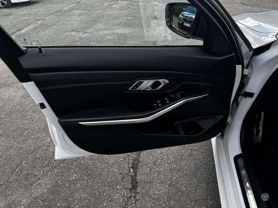 White BMW 320 2020 in Panevezys, with an engine capacity of 2.00 L and mileage of 288 thousand km for 16900 €, photo 13 on AUTOMOTO.COM.LV
