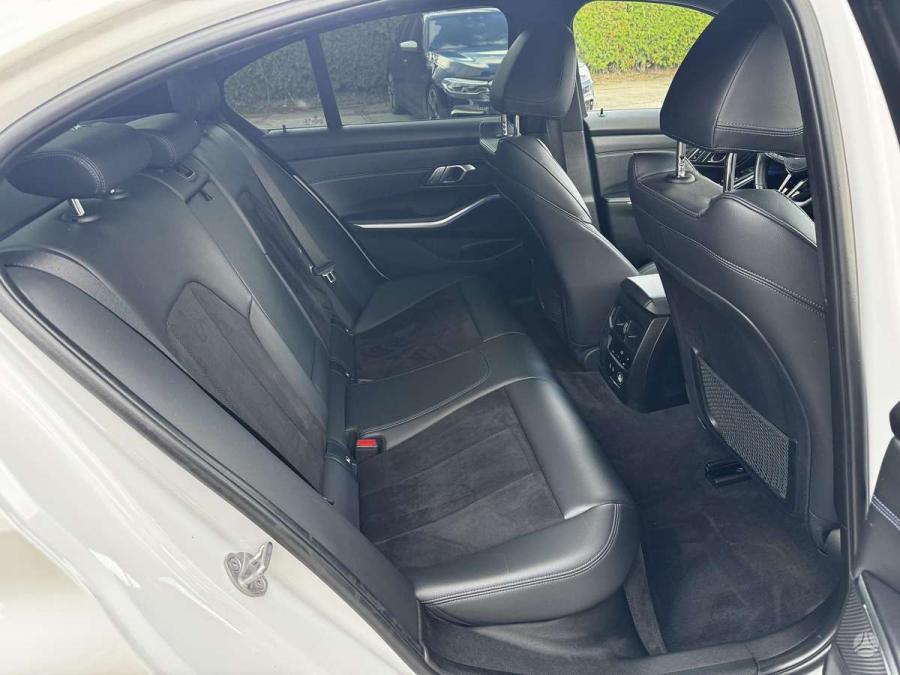 White BMW 320 2020 in Panevezys, with an engine capacity of 2.00 L and mileage of 288 thousand km for 16900 €, photo 14 on AUTOMOTO.COM.LV