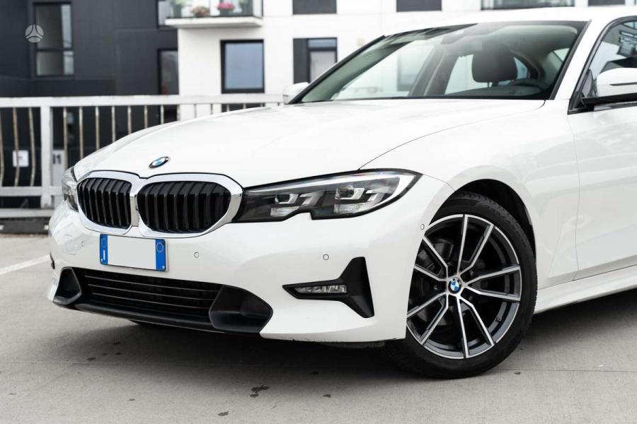 White BMW 320 2020 in Vilnius, with an engine capacity of 2.00 L and mileage of 146 thousand km for 19500 €, photo 9 on AUTOMOTO.COM.LV