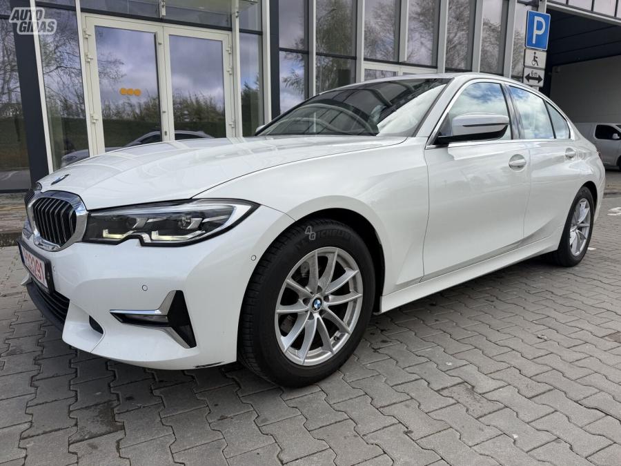 White BMW 320 2020 in Vilnius, with an engine capacity of 2.00 L and mileage of 420 thousand km for 16990 €, photo 7 on AUTOMOTO.COM.LV