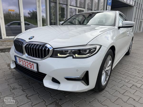BMW 320 2020 in Vilnius on AUTOMOTO.COM.LV White BMW 320 2020 in Vilnius, with an engine capacity of 2.00 L and mileage of 420 thousand km for 16990 €, photo 8 on AUTOMOTO.COM.LV