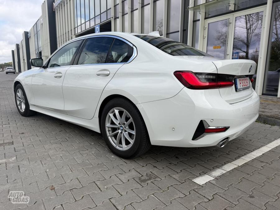 White BMW 320 2020 in Vilnius, with an engine capacity of 2.00 L and mileage of 420 thousand km for 16990 €, photo 11 on AUTOMOTO.COM.LV