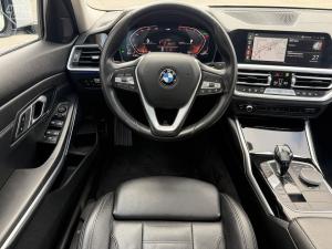 White BMW 320 2020 in Vilnius, with an engine capacity of 2.00 L and mileage of 420 thousand km for 16990 €, photo 16 on AUTOMOTO.COM.LV