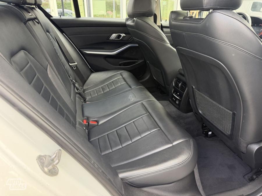 White BMW 320 2020 in Vilnius, with an engine capacity of 2.00 L and mileage of 420 thousand km for 16990 €, photo 30 on AUTOMOTO.COM.LV