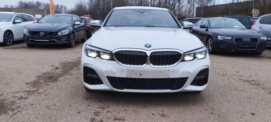 White BMW 320 2021 in Kaunas, with an engine capacity of 2.00 L and mileage of 99 thousand km for 29282 €, photo 3 on AUTOMOTO.COM.LV