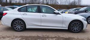 White BMW 320 2021 in Kaunas, with an engine capacity of 2.00 L and mileage of 99 thousand km for 29282 €, photo 4 on AUTOMOTO.COM.LV
