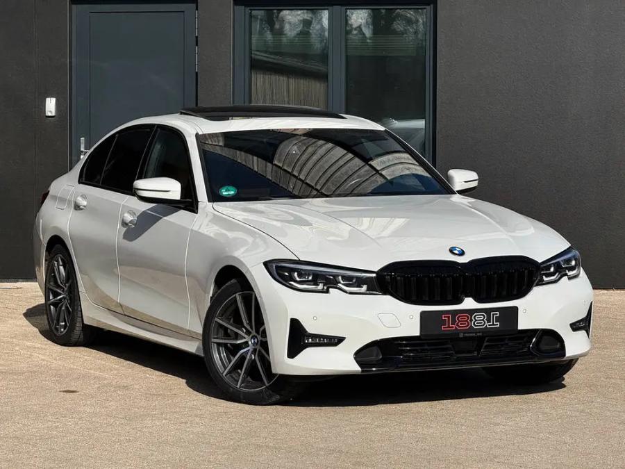 White BMW 320 2021 in Riga, with an engine capacity of 2.00 L and mileage of 112 thousand km for 20750 €, photo 5 on AUTOMOTO.COM.LV