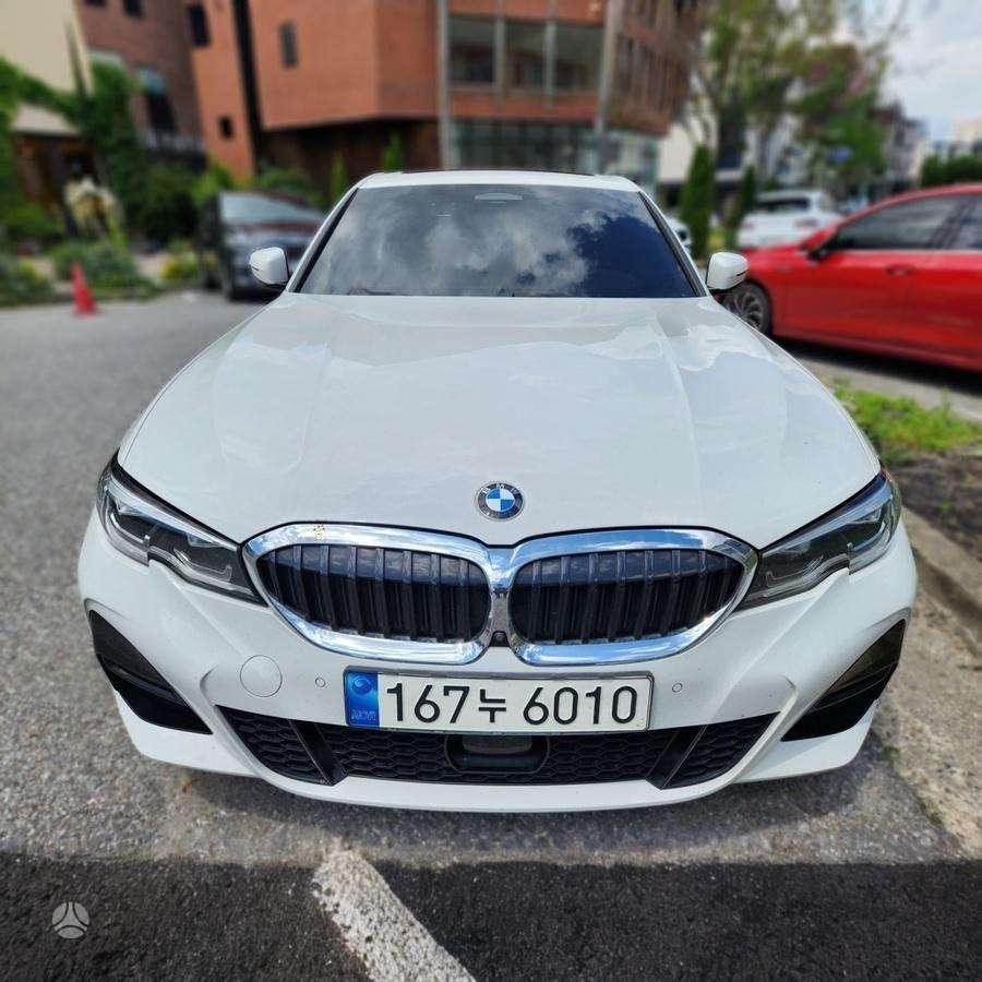 White BMW 320 2021 in Kaunas, with an engine capacity of 2.00 L and mileage of 143 thousand km for 22600 €, photo 1 on AUTOMOTO.COM.LV
