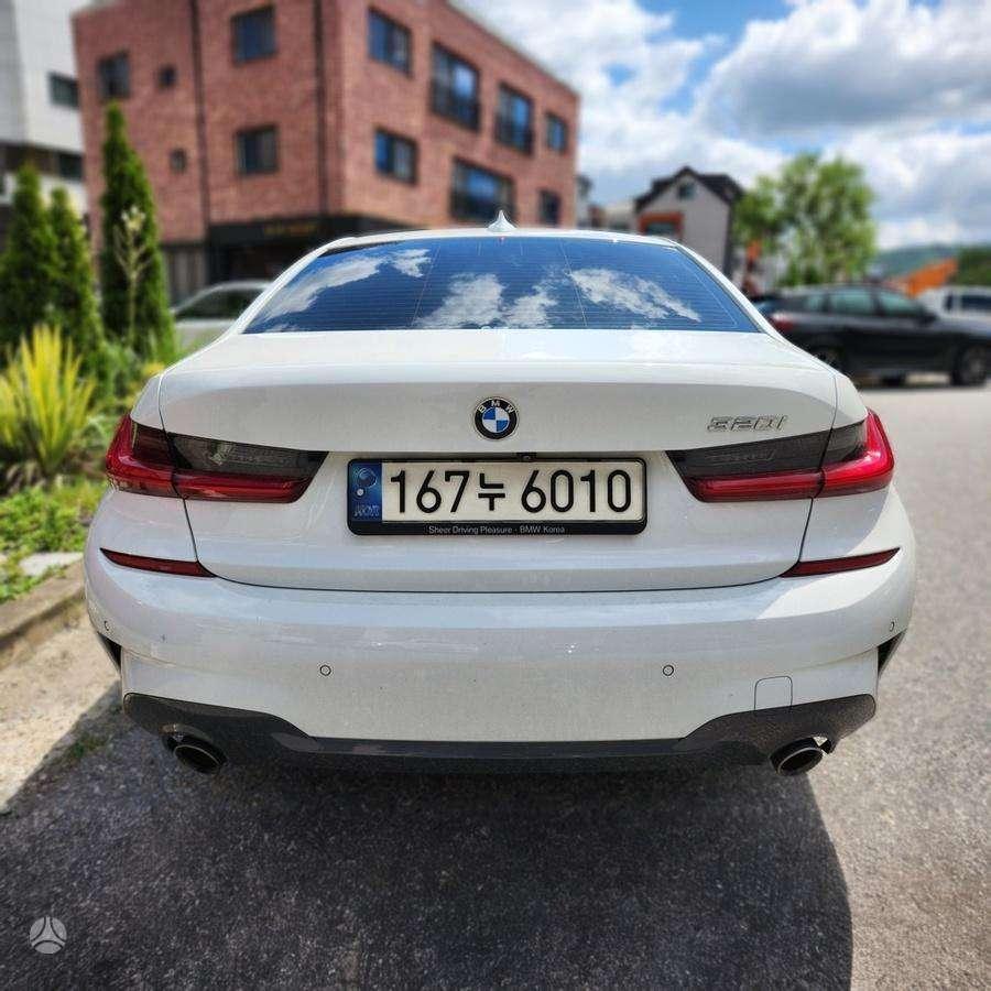 White BMW 320 2021 in Kaunas, with an engine capacity of 2.00 L and mileage of 143 thousand km for 22600 €, photo 5 on AUTOMOTO.COM.LV