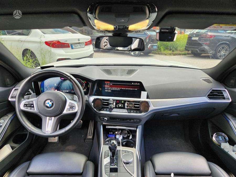 White BMW 320 2021 in Kaunas, with an engine capacity of 2.00 L and mileage of 143 thousand km for 22600 €, photo 10 on AUTOMOTO.COM.LV