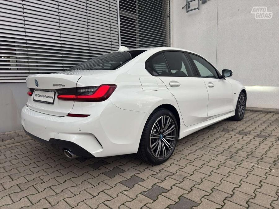 Balts BMW 320 2022 Kauņa, ar dzinēja tilpumu 2.00 L un nobraukumu 28 tūkst. km par 33104 €, foto 6 vietnē AUTOMOTO.COM.LV