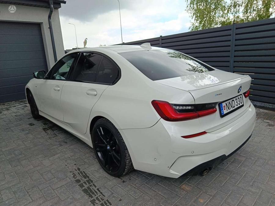 Balts BMW 320 2022 Kauņa, ar dzinēja tilpumu 0.00 L un nobraukumu 50 tūkst. km par 22000 €, foto 4 vietnē AUTOMOTO.COM.LV