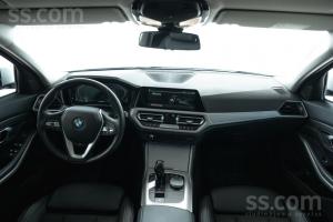 White BMW 320 2022 in Riga, with an engine capacity of 2.00 L and mileage of 102 thousand km for 27900 €, photo 7 on AUTOMOTO.COM.LV