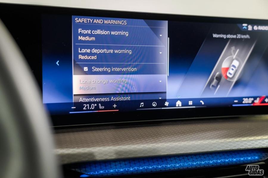 Balts BMW 320 2025 Viļņa, ar dzinēja tilpumu 2.00 L un nobraukumu 25 tūkst. km par 40991 €, foto 26 vietnē AUTOMOTO.COM.LV