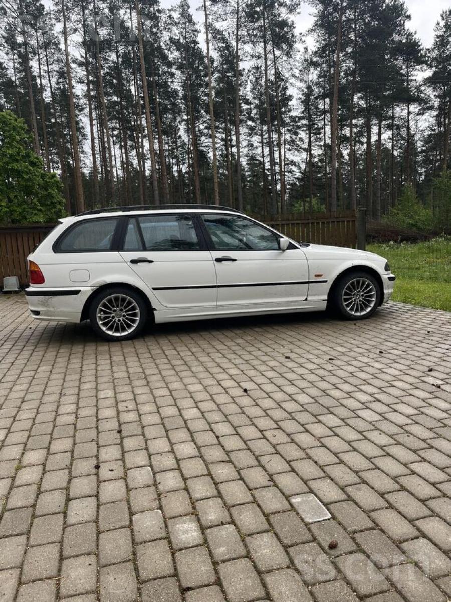 Balts BMW 320 2001 Rīga, ar dzinēja tilpumu 2.00 L un nobraukumu 255 tūkst. km par 390 €, foto 1 vietnē AUTOMOTO.COM.LV