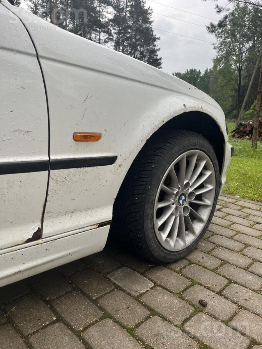Balts BMW 320 2001 Rīga, ar dzinēja tilpumu 2.00 L un nobraukumu 255 tūkst. km par 390 €, foto 5 vietnē AUTOMOTO.COM.LV