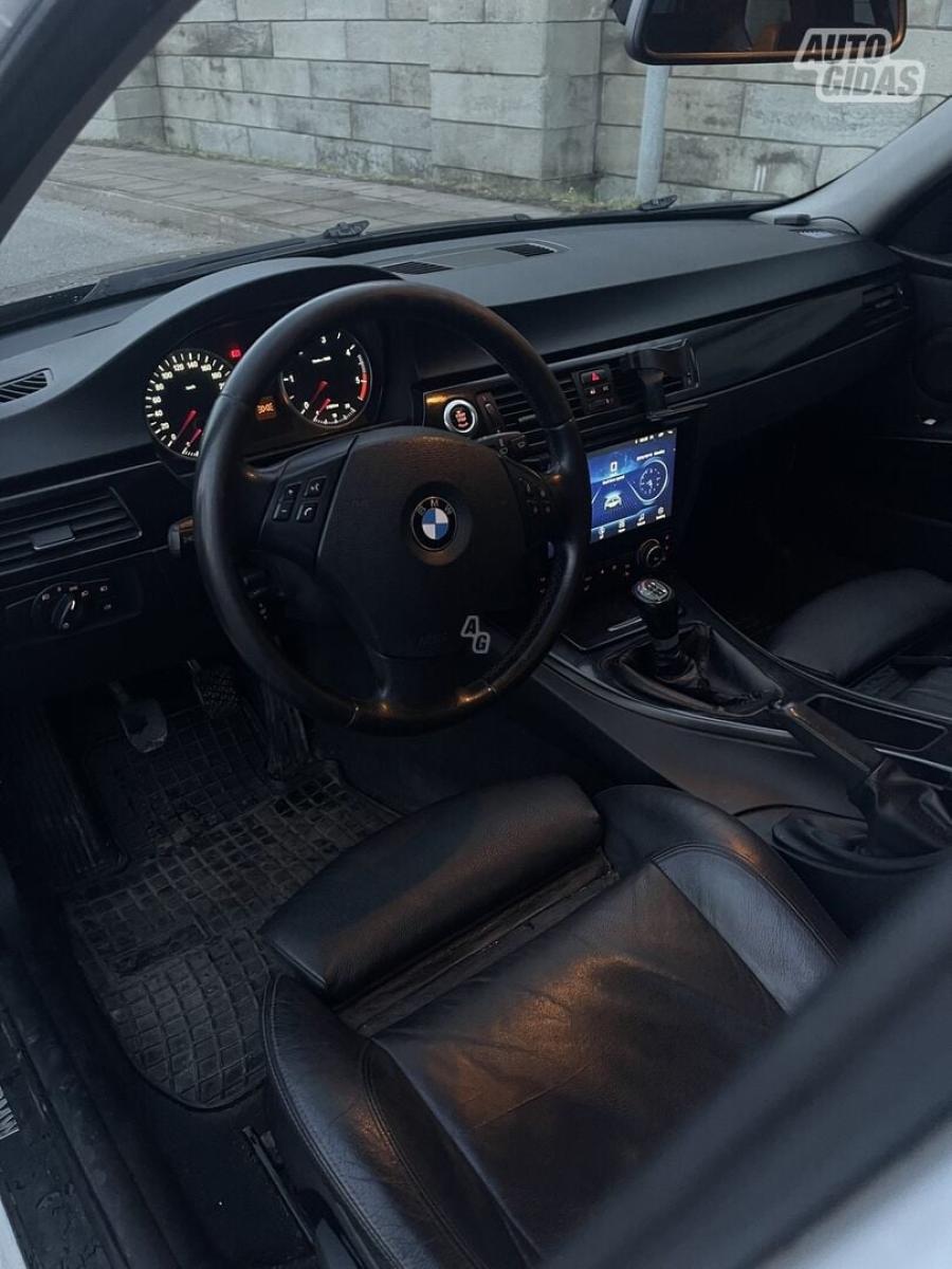White BMW 320 2006 in Klaipeda, with an engine capacity of 2.00 L and mileage of 400 thousand km for 2650 €, photo 9 on AUTOMOTO.COM.LV