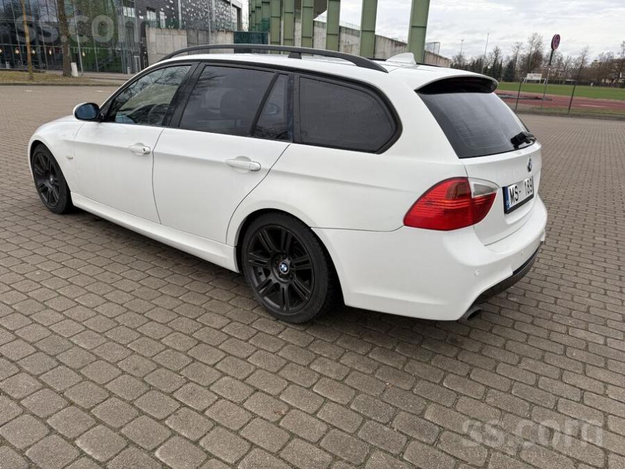 White BMW 320 2007 in Jelgava, with an engine capacity of 2.00 L and mileage of 311 thousand km for 4500 €, photo 4 on AUTOMOTO.COM.LV