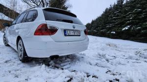 White BMW 320 2007 in Riga, with an engine capacity of 2.00 L and mileage of 293 thousand km for 6100 €, photo 5 on AUTOMOTO.COM.LV