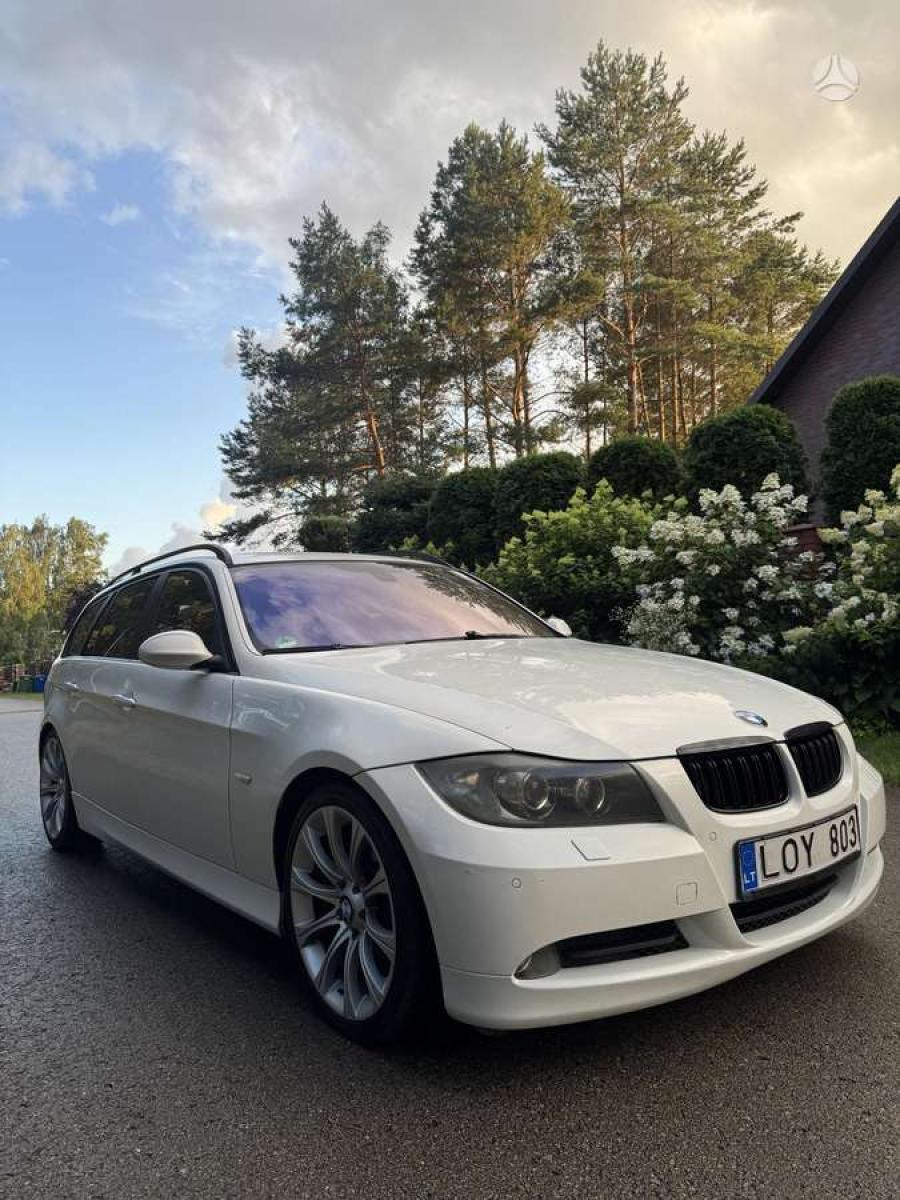White BMW 320 2007 in Vilnius, with an engine capacity of 2.00 L and mileage of 338 thousand km for 3700 €, photo 1 on AUTOMOTO.COM.LV