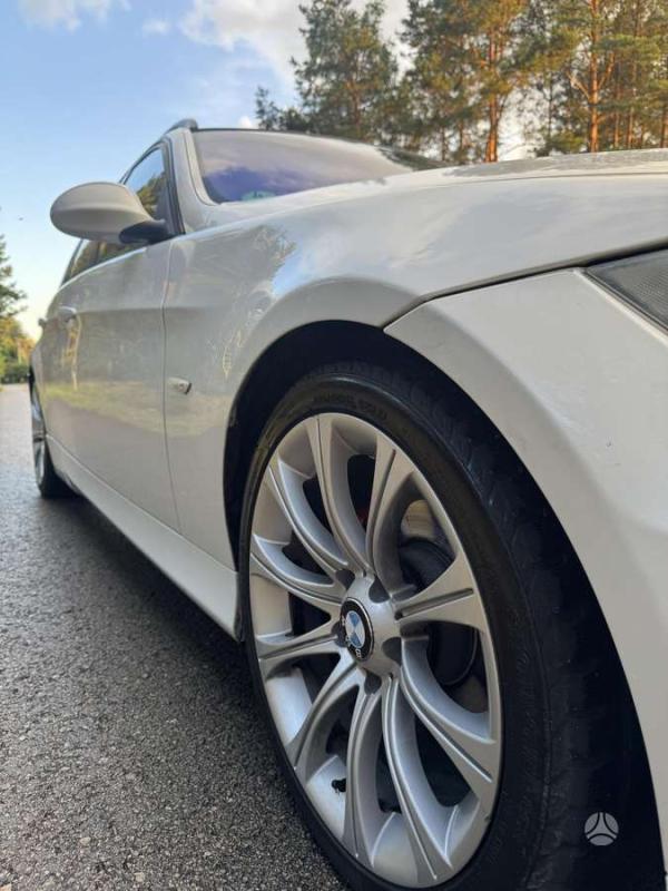 Balts BMW 320 2007 Viļņa, ar dzinēja tilpumu 2.00 L un nobraukumu 338 tūkst. km par 3700 €, foto 8 vietnē AUTOMOTO.COM.LV