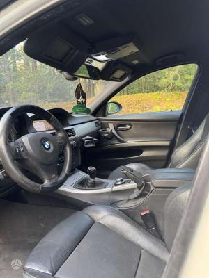 White BMW 320 2007 in Vilnius, with an engine capacity of 2.00 L and mileage of 338 thousand km for 3700 €, photo 10 on AUTOMOTO.COM.LV