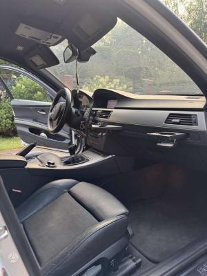 White BMW 320 2007 in Vilnius, with an engine capacity of 2.00 L and mileage of 338 thousand km for 3700 €, photo 11 on AUTOMOTO.COM.LV