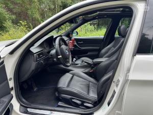 White BMW 320 2007 in Ukmerge, with an engine capacity of 2.00 L and mileage of 410 thousand km for 4700 €, photo 10 on AUTOMOTO.COM.LV