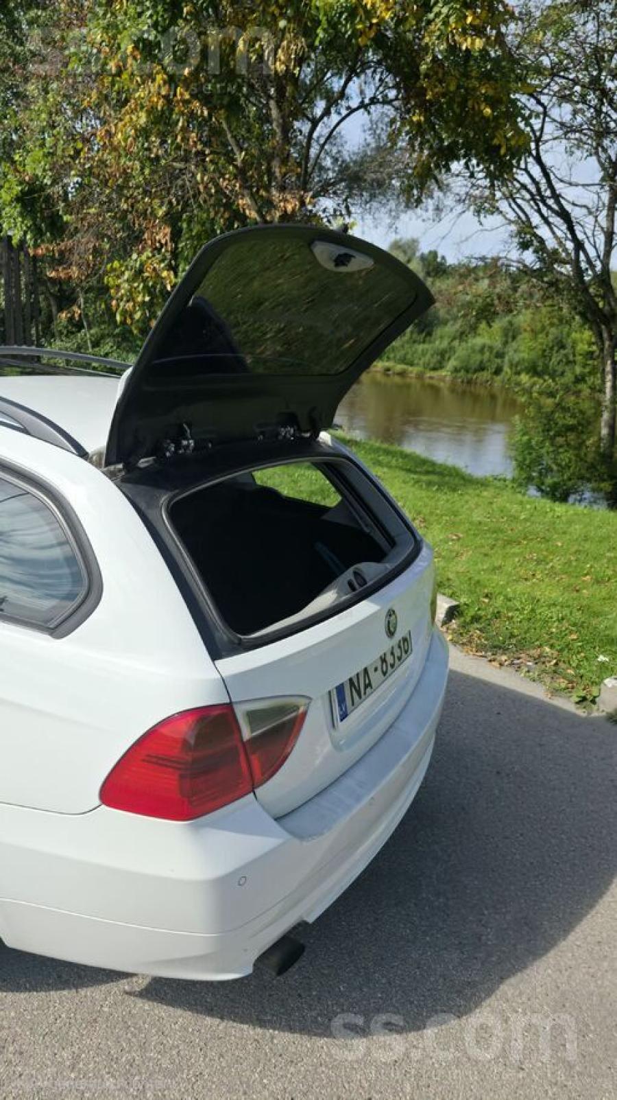 White BMW 320 2007 in Riga, with an engine capacity of 2.00 L and mileage of 334 thousand km for 3300 €, photo 6 on AUTOMOTO.COM.LV