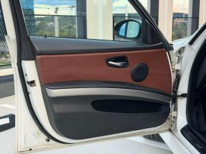 Balts BMW 320 2007 Viļņa, ar dzinēja tilpumu 2.00 L un nobraukumu 310 tūkst. km par 3000 €, foto 11 vietnē AUTOMOTO.COM.LV