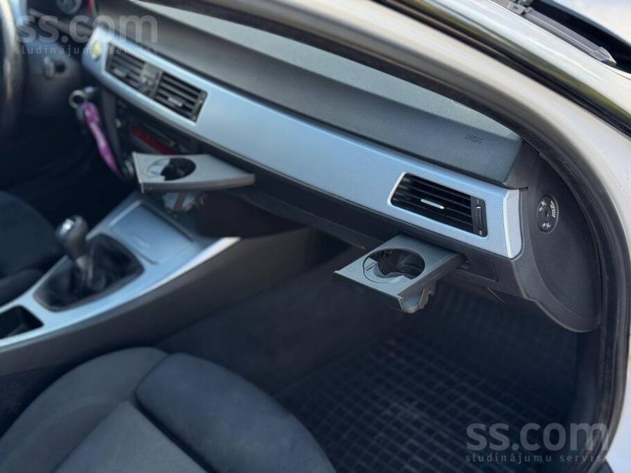 Balts BMW 320 2007 Rīga, ar dzinēja tilpumu 2.00 L un nobraukumu 417 tūkst. km par 3690 €, foto 16 vietnē AUTOMOTO.COM.LV