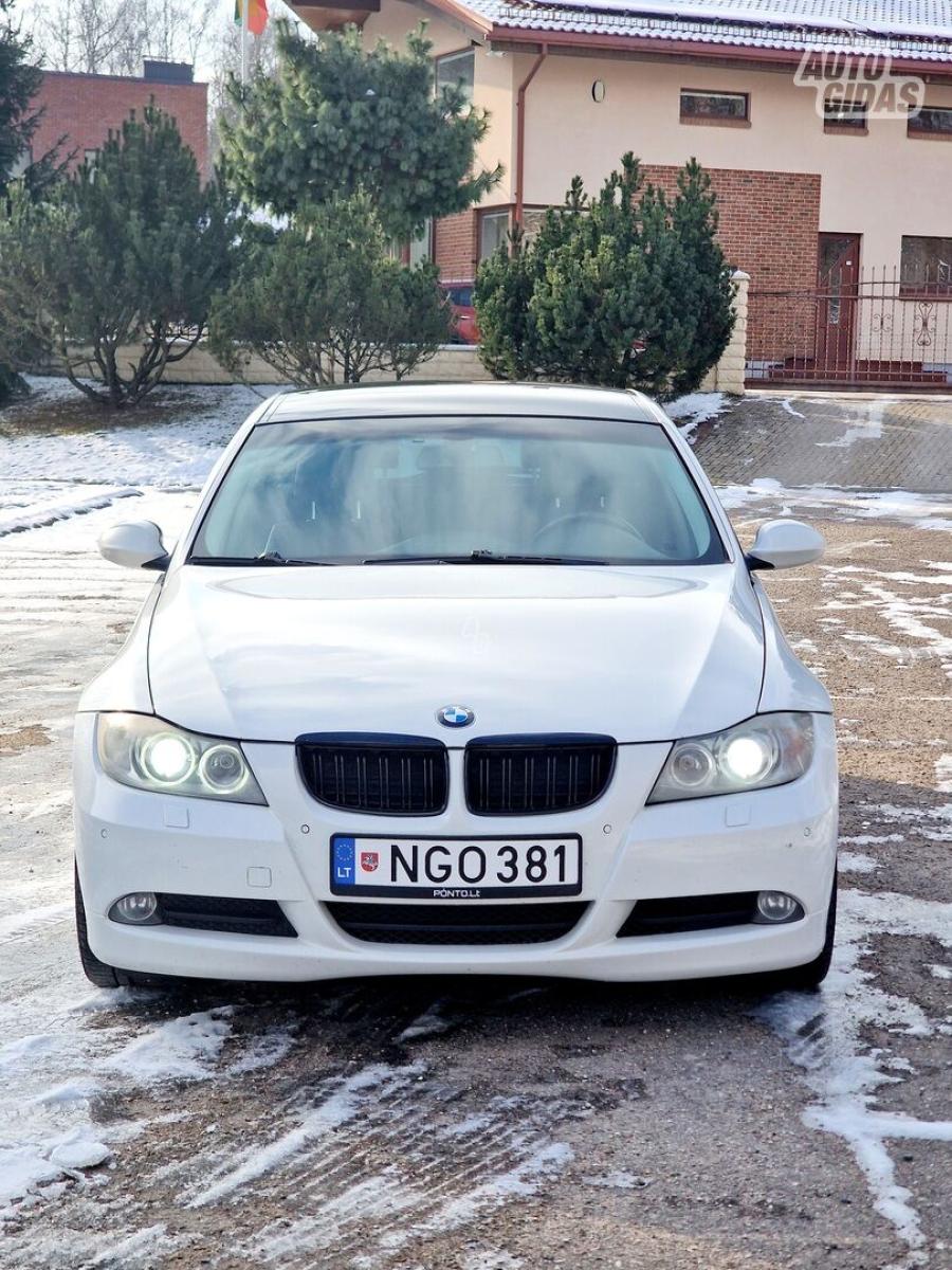 White BMW 320 2008 in Vilnius, with an engine capacity of 2.00 L and mileage of 324 thousand km for 3500 €, photo 2 on AUTOMOTO.COM.LV