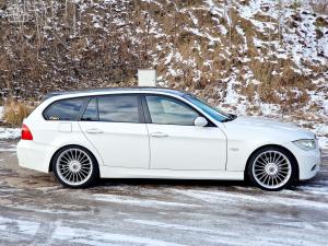 White BMW 320 2008 in Vilnius, with an engine capacity of 2.00 L and mileage of 324 thousand km for 3500 €, photo 5 on AUTOMOTO.COM.LV