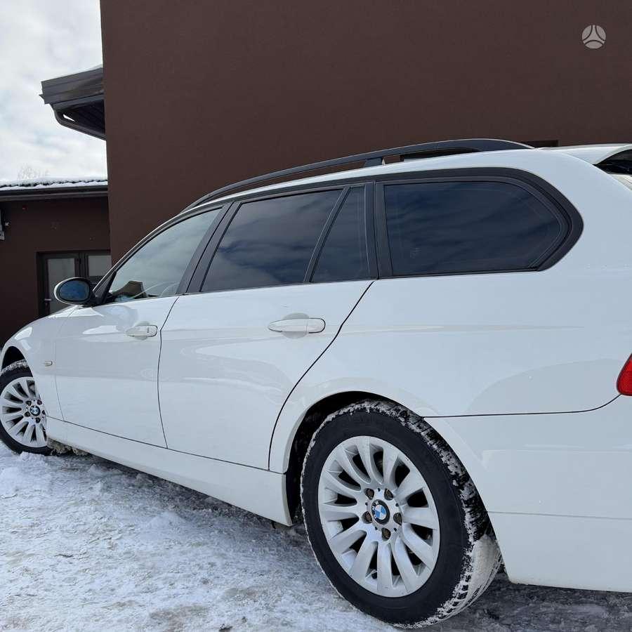White BMW 320 2008 in Kaisiadorys, with an engine capacity of 2.00 L and mileage of 380 thousand km for 2950 €, photo 14 on AUTOMOTO.COM.LV