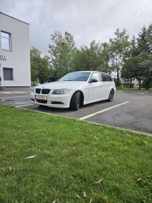 White BMW 320 2008 in Kaunas, with an engine capacity of 2.00 L and mileage of 302 thousand km for 2800 €, photo 1 on AUTOMOTO.COM.LV