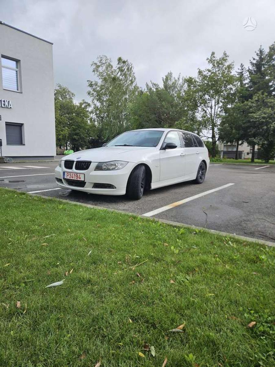 White BMW 320 2008 in Kaunas, with an engine capacity of 2.00 L and mileage of 302 thousand km for 2800 €, photo 1 on AUTOMOTO.COM.LV