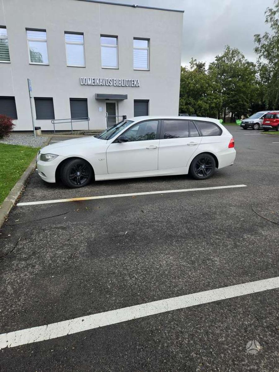 White BMW 320 2008 in Kaunas, with an engine capacity of 2.00 L and mileage of 302 thousand km for 2800 €, photo 3 on AUTOMOTO.COM.LV