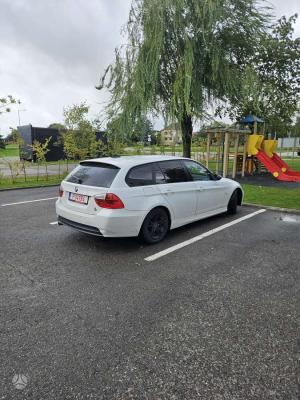 White BMW 320 2008 in Kaunas, with an engine capacity of 2.00 L and mileage of 302 thousand km for 2800 €, photo 6 on AUTOMOTO.COM.LV