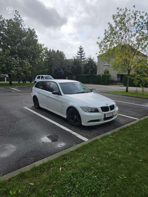 White BMW 320 2008 in Kaunas, with an engine capacity of 2.00 L and mileage of 302 thousand km for 2800 €, photo 8 on AUTOMOTO.COM.LV