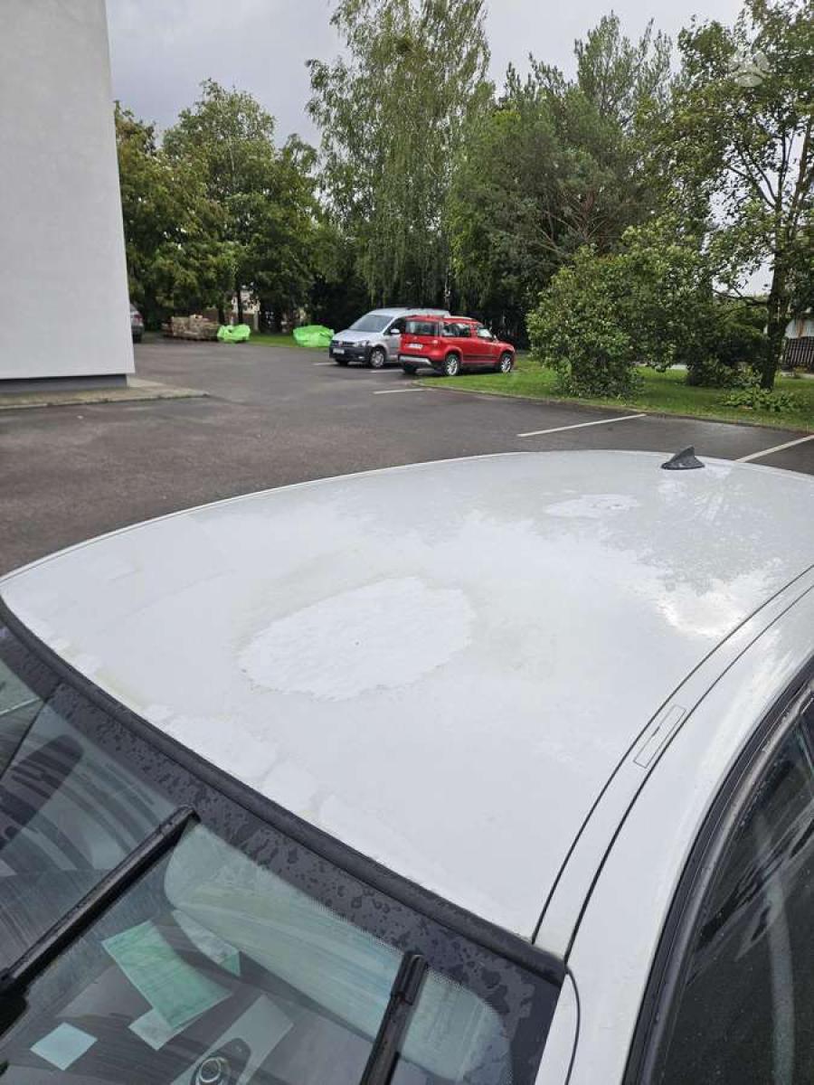 White BMW 320 2008 in Kaunas, with an engine capacity of 2.00 L and mileage of 302 thousand km for 2800 €, photo 9 on AUTOMOTO.COM.LV