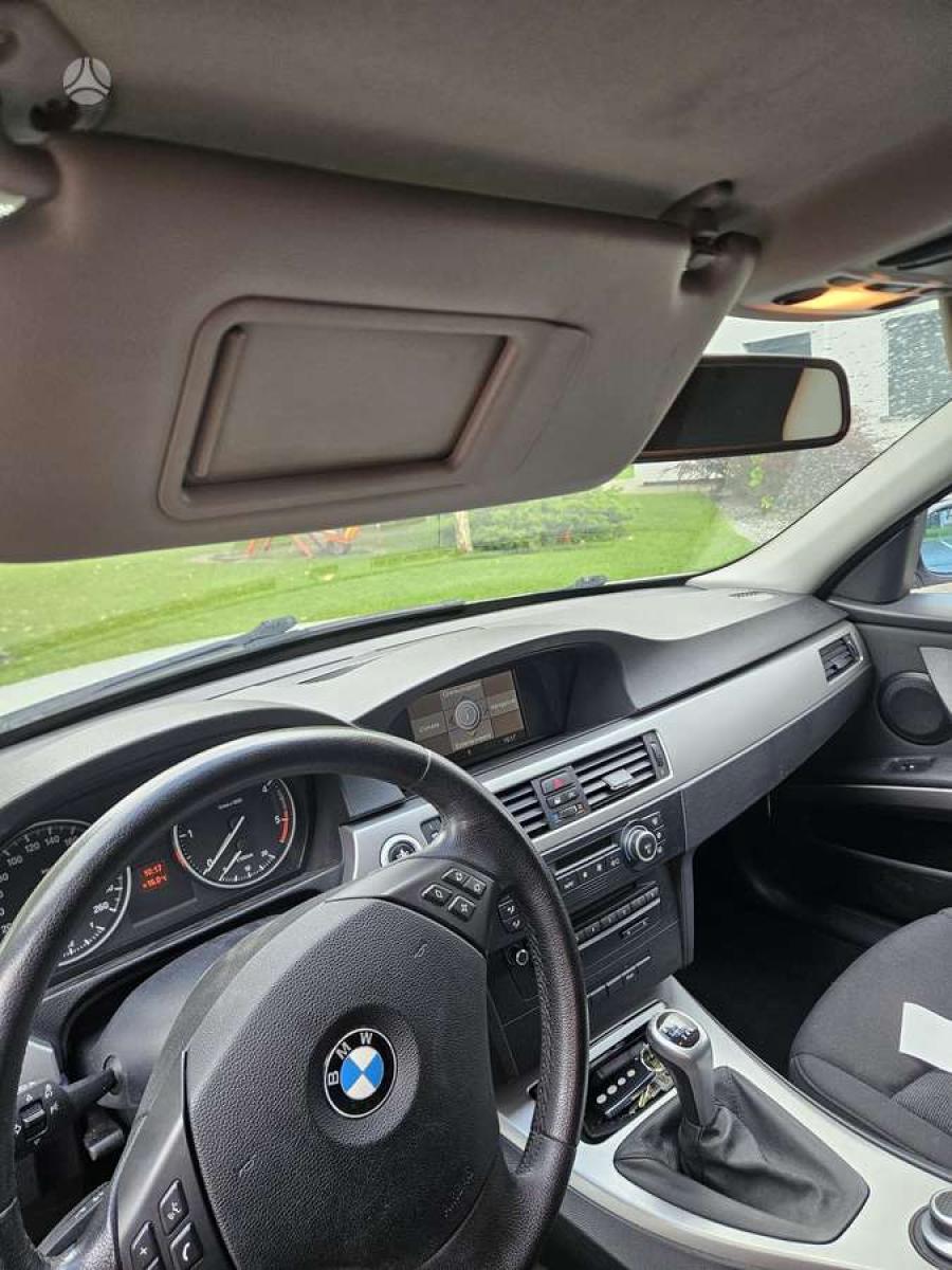 White BMW 320 2008 in Kaunas, with an engine capacity of 2.00 L and mileage of 302 thousand km for 2800 €, photo 12 on AUTOMOTO.COM.LV