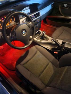 White BMW 320 2008 in Kaunas, with an engine capacity of 2.00 L and mileage of 302 thousand km for 2800 €, photo 13 on AUTOMOTO.COM.LV