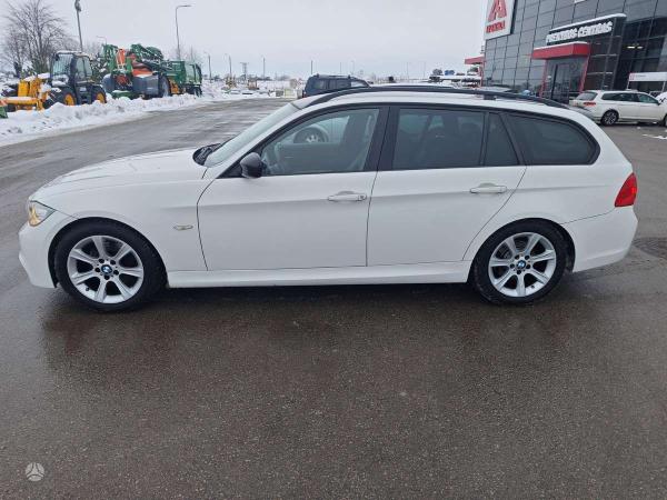 White BMW 320 2009 in Kretinga, with an engine capacity of 2.00 L and mileage of 360 thousand km for 5750 €, photo 4 on AUTOMOTO.COM.LV