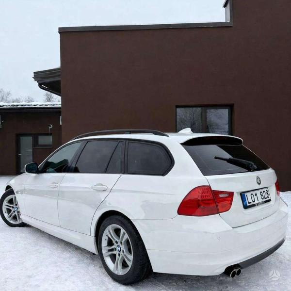 Balts BMW 320 2009 Kaišiadorys, ar dzinēja tilpumu 2.00 L un nobraukumu 305 tūkst. km par 3999 €, foto 9 vietnē AUTOMOTO.COM.LV