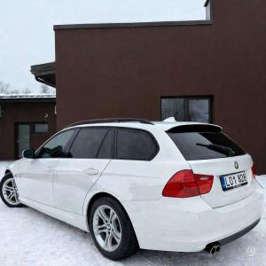 White BMW 320 2009 in Kaisiadorys, with an engine capacity of 2.00 L and mileage of 305 thousand km for 3999 €, photo 9 on AUTOMOTO.COM.LV