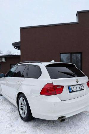 White BMW 320 2009 in Kaisiadorys, with an engine capacity of 2.00 L and mileage of 305 thousand km for 3999 €, photo 11 on AUTOMOTO.COM.LV