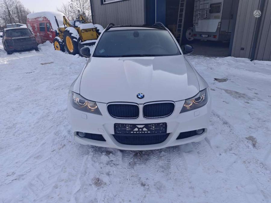 Balts BMW 320 2009 Kretinga, ar dzinēja tilpumu 2.00 L un nobraukumu 350 tūkst. km par 5650 €, foto 3 vietnē AUTOMOTO.COM.LV