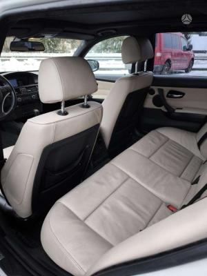 White BMW 320 2009 in Utena, with an engine capacity of 2.00 L and mileage of 338 thousand km for 5050 €, photo 9 on AUTOMOTO.COM.LV