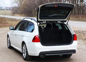 White BMW 320 2009 in Petrikaiciai, with an engine capacity of 2.00 L and mileage of 291 thousand km for 5699 €, photo 15 on AUTOMOTO.COM.LV
